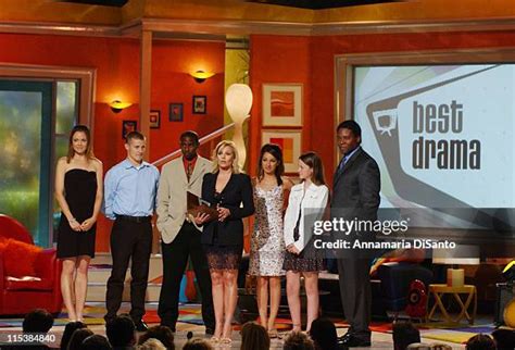 54 Sarah Ramos Vanessa Lengies Photos And High Res Pictures Getty Images