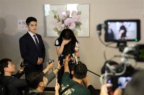싸울게요 안 죽었으니까…부산 돌려차기 피해자 작가 됐다 네이트 뉴스