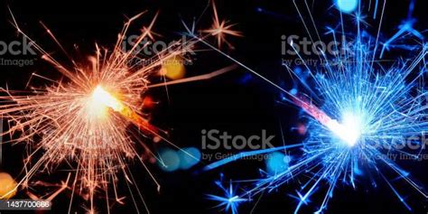 검은 배경에 재미 있는 휴일 빨간색과 파란색 벵골 빛 휴일에 대 한 배너입니다 겨울에 대한 스톡 사진 및 기타 이미지 겨울 계절 러시아 Istock