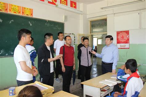 自治区科协调研组赴疏附县调研科普示范基地建设情况 新疆维吾尔自治区科学技术协会