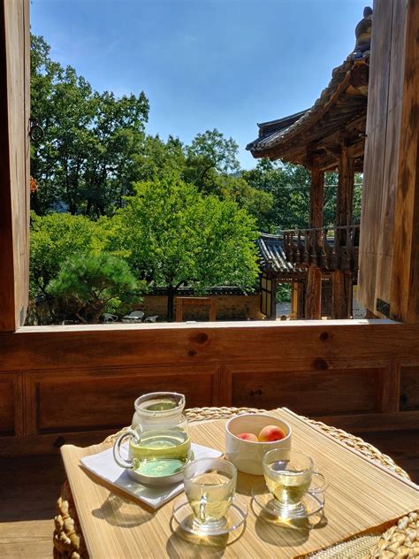 연호정수 On Twitter 매화차 피크닉세트 맛은 맹탕이었지만 고즈넉한 분위기에서 한옥자연의 어우러짐 감상하고 온 것만으로 만족