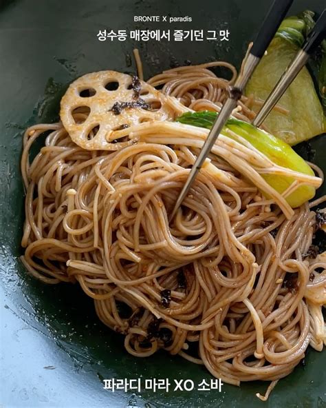 김소영 홍콩에 와서 가장 멋졌던 곳 홍콩이 호불호가 갈리는 여행지다 라는 말이 많은데 진부한 표현이지만 전통과 현대가 공존하고 너무나 다채로운 풍경이 있어서인 것