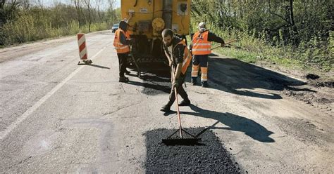 Кабмін виділив понад 5 млрд грн на ремонт доріг для потреб ЗСУ — Delo Ua
