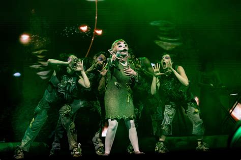 Nashville Based Singer Songwriter Knox Knows Hes Not The 1975