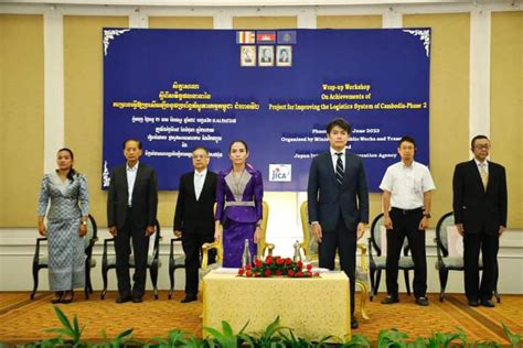 ក្រុមមន្រ្តីជម្រុញបើកប្រតិបត្តិការបណ្តោះអាសន្នច្រកទ្វារ ស្ទឹងបត់ ណងអៀន Leading Real Estate