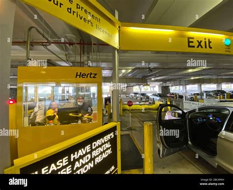 Miami Florida Usa 25th Mar 2020 Car Exiting The Empty Car Rental