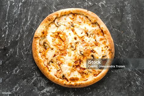 검은 배경에 콘크리트 평면도 복사본 공간 메뉴 레이아웃 디자인에 대 한 뜨거운 이탈리아어 0명에 대한 스톡 사진 및 기타 이미지