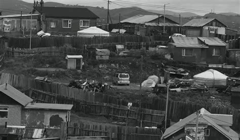 Нийслэлд 200 мянга гаруй нүхэн жорлон байна