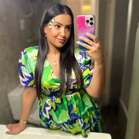 لو عايز توصفني كـشعور واحد كنت هابقى ايه؟ 👀