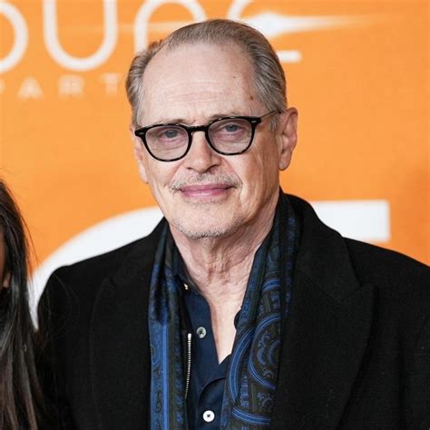 Steve Buscemi Didnt Love Wearing A Full Body Cast In ‘grown Ups Us