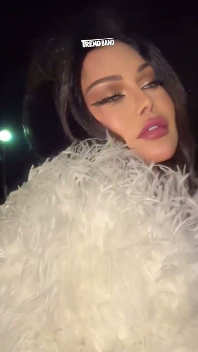 جاكيت وشورت شتاء هيفاء وهبي ساخن جدًا Youtube