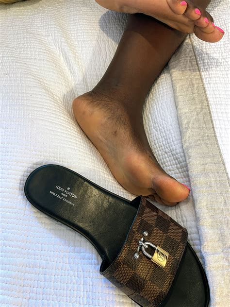 Licking My Soles Or Sniffing The Sliders R Blackbrownfeet