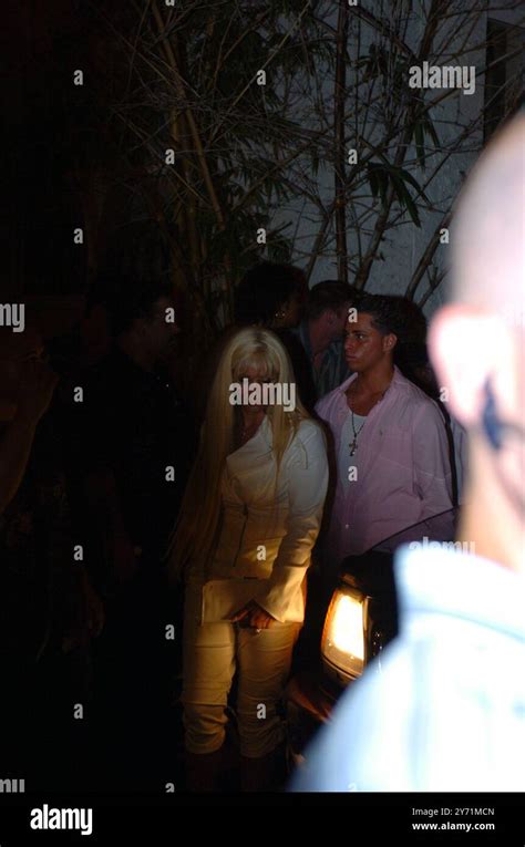 082804 Paris Hilton Record Release Party At Mansion August 28 2004