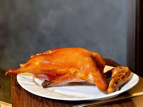 屾淼苑的港粵魂！焗烤豬扒飯驚豔味蕾 片皮燒鵝油香酥脆回味無窮