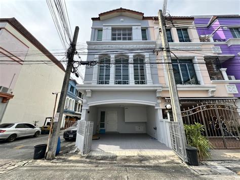 ด่วนถูก ทาวน์โฮม บ้านกลางเมือง บริติช ทาวน์ ศรีนครินทร์ 175 ตรม 20 5 ตรว หลังมุม รีโนเวทสวย