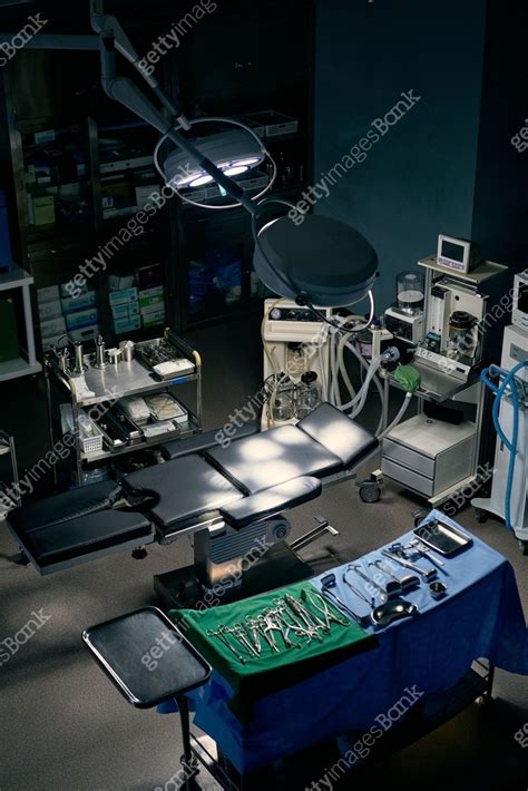수술실 수술도구 의료기기 수술대 수술 치료 치료 병원 의료시설 수술도구 의료직 의료계종사자 검사실 병원 이미지 Jv12376228