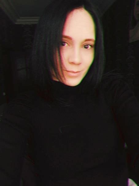 Красива и сексуальная девушка хочу познакомиться с джентльменом с мужчиной который знает как