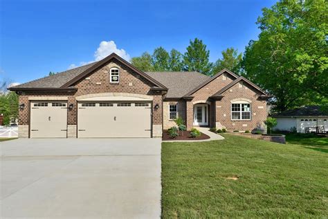 10814 Lavinia Dr St Louis Mo 63123 Mls 19050708 Redfin