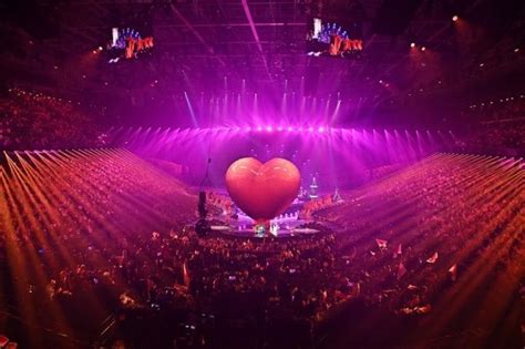 СКАНДАЛ во Албанија на изборот на песна за Евровизија Претставничката е од Пеќ и пее за Косово