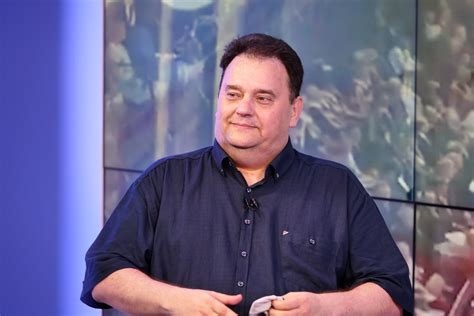 Incisivul Analist Politic H D Hartmann în Dezbaterea Zilei De La