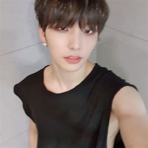 Oneus On Twitter [ 서호] 투문 옷이 휑한 게 뭔가 그리스 로마 신화에서 본 거 같아요 ㅎㅎㅎㅎ 추천 노래 올림포스 가디언 주제곡 God