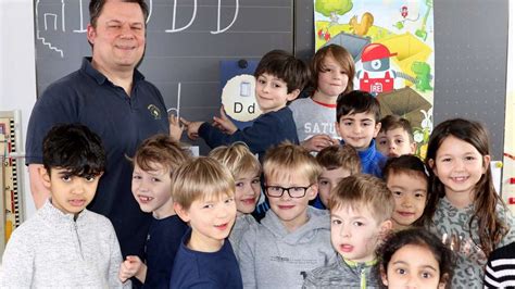 Offenthal Hessen Timo Seibert Drückte Einst An Der Wingertschule Die