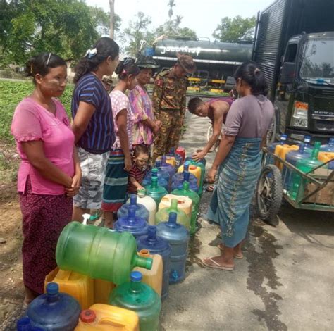 သဘာဝဘေးအန္တရာယ် ကျရောက်သောဒေသများတွင် တပ်မတော်မှ ကူညီကယ်ဆယ် ရေးအဖွဲ့များက ကူညီကယ်ဆယ်ရေးနှင့် ပြန