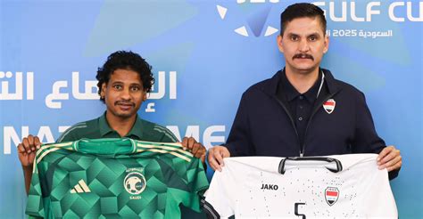 شباب العراق بالزي الأبيض الكامل امام السعودية شفق نيوز