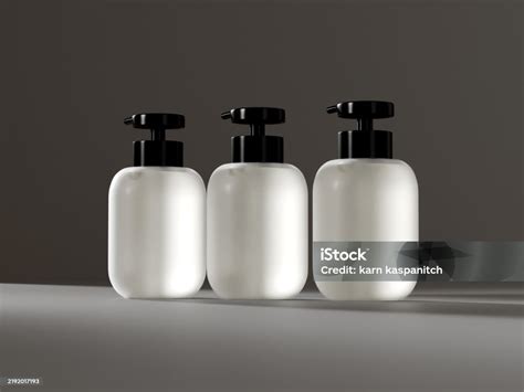 펌프 병 모형 원형 원통형 디스펜서 병 3개 세트 반투명 플라스틱 바디 워시 포장 젖빛 플라스틱 액체 용기 액체 디스펜서 모형 검은색 펌프 병 0명에 대한 스톡 사진 및