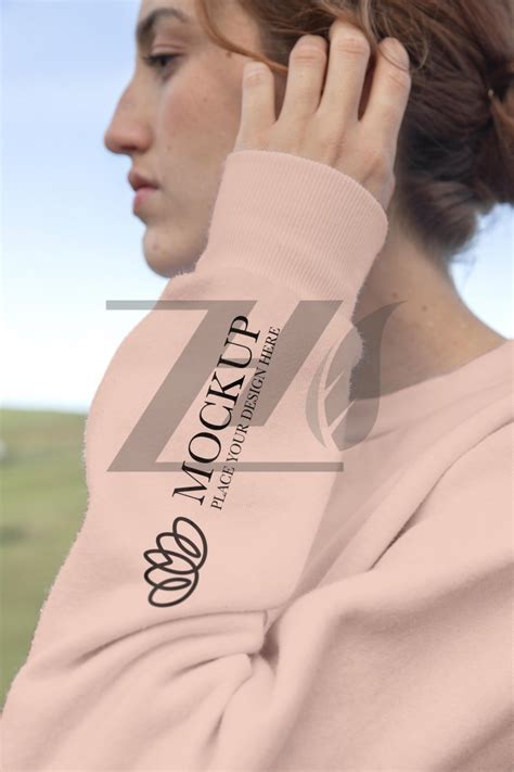 دانلود فایل لایه باز موکاپ لوگو آستین سویشرت دخترانه دانلود رایگان فایل لایه باز، Psd، وکتور