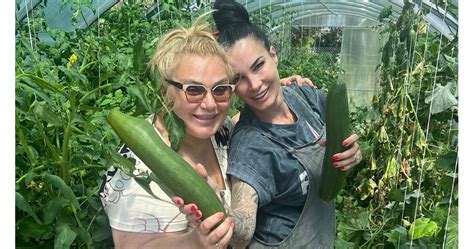 Цеци Красимирова обра краставиците