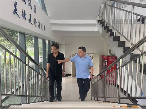 我校党委委员、副校长张建军深入国际旅游学院开展新学期开学专项检查 郑州旅游职业学院 我校党委委员、副校长张建军深入国际旅游学院开展新学期开学专项检查 郑州旅游职业学院