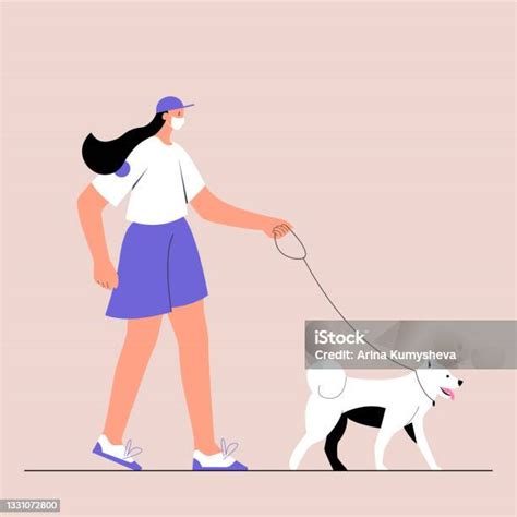 강아지와 함께 걷는 의료 얼굴 마스크의 젊은 여성 캐릭터 검역 후 도시 라이프 스타일 신규 표준 격리된 배경의 플랫 스타일벡터 일러스트레이션입니다 Eps 10 10에 대한