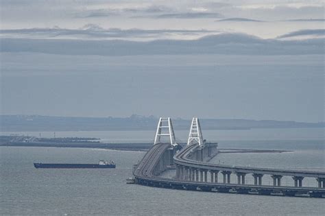 Русия изгражда отбранителни структури по фронтовата линия в Украйна