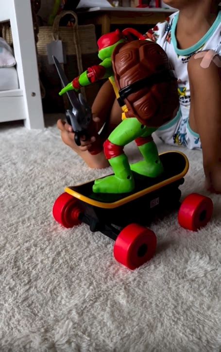 Syn Jasminy A Rytmusa Sl Vil Narodeniny Rodi Ia Na Om Ne Etrili Sledujte Ten Luxusn Dar