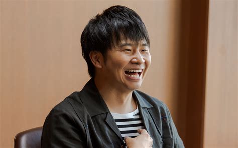 オードリー若林正恭39歳の日々「ガールズバーに飽きて、ゴルフに夢中」 文春オンライン