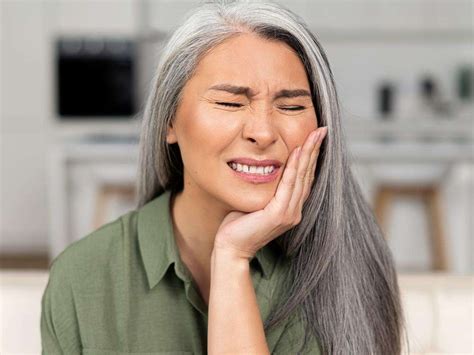 The Link Between Tooth Infection And Emergency Extractions A
