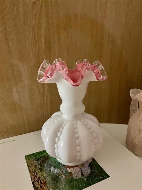 빈티지 펜톤 밀크 글라스 크레스트 핑크 러플 화병 꽃병 헬로마켓