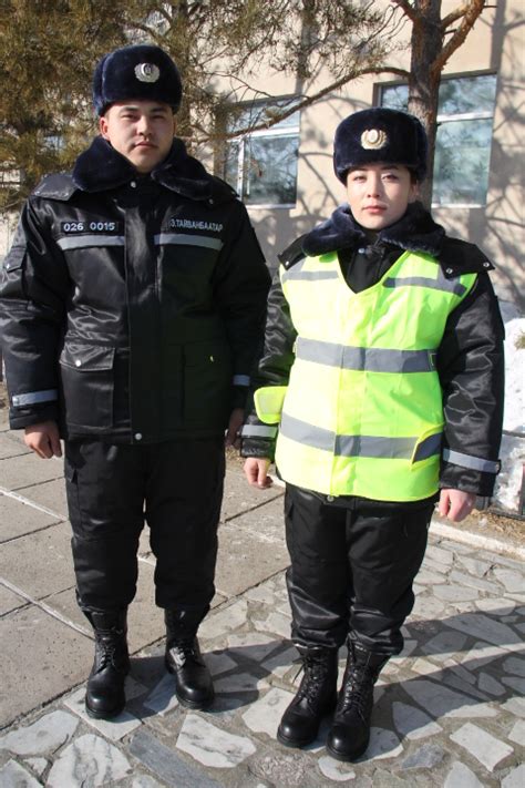 Олон нийтийн цагдаагийн ажилтнууд дүрэмт хувцсаа хүлээн авав