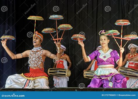 Art And Culture Dancers In Traditional Costume Kandy Dancers Editorial Image Image Of Fashion