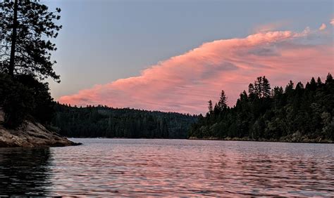 Lake Sunset Grass Valley Ca Lake Sunset Natural Landmarks Sunset