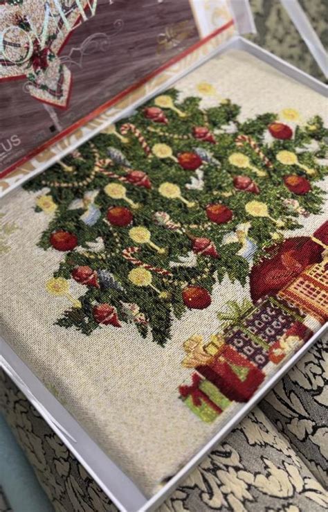Новорічна гобеленова скатертина — ціна 1350 грн у каталозі Скатертини Купити товари для дому та