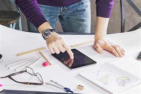 Premium Photo Male Using Table