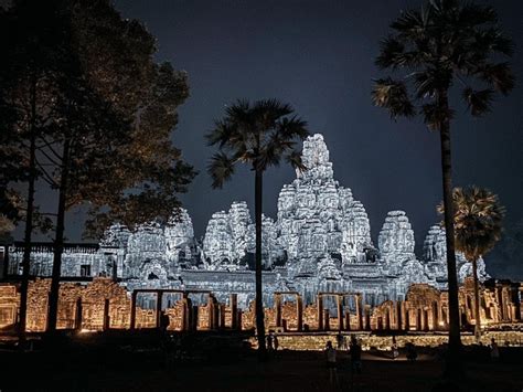 ទិដ្ឋភាពអង្គរធំពេលយប់ ចាំងដូចពេជ្រ គួរឲ្យចង់ទៅមើលផ្ទាល់ Khmerload Cambodia Latest News