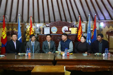 БОЭТ д иж бүрэн тоноглосон яаралтай тусламжийн авто машиныг гардуулав