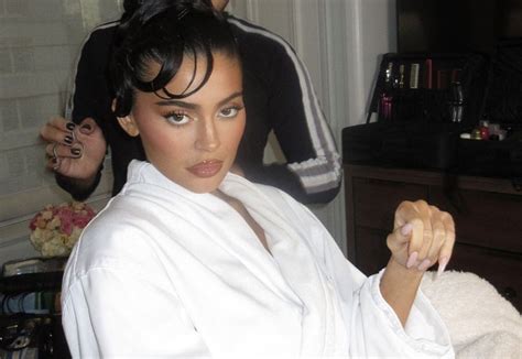 Кайли Дженнер показала своего сына Фото Ok