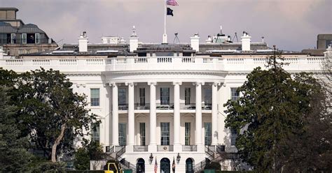 Скандал с утечкой данных по атакам на хуситов в США участники подробности последствия