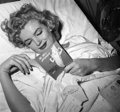 Marilyn Monroe Stomach
