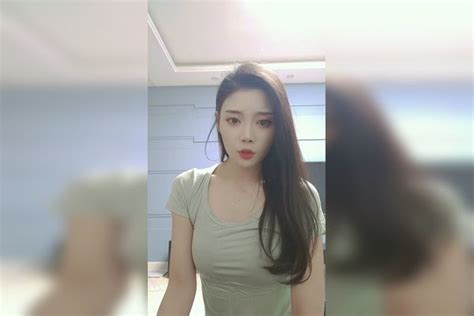 我不是除了你就没人要，我只是除了你谁都不想要想把我唱给你听