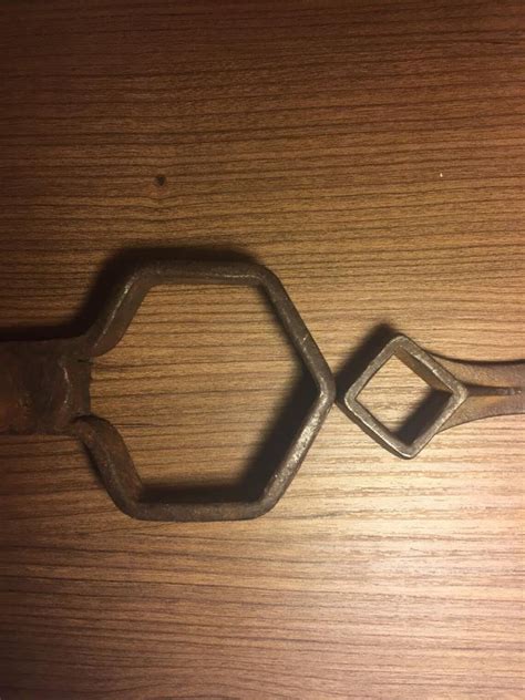 Angular Antique Wrench Carriage Wrench Cartwheel Wrench Rare Tools Angular Antique Wrench Carriage Wrench Cartwheel Wrench Rare Tools